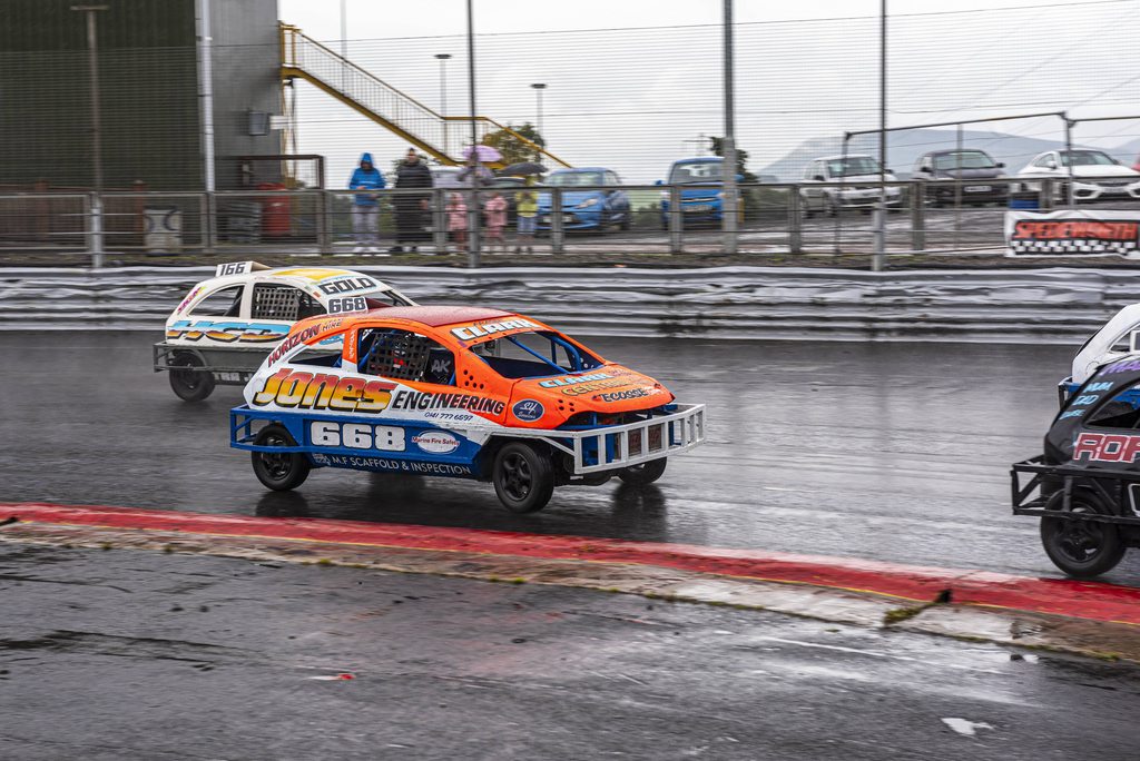 Hardie Race Promotions Stock Car & Banger racing at Lochgelly Raceway